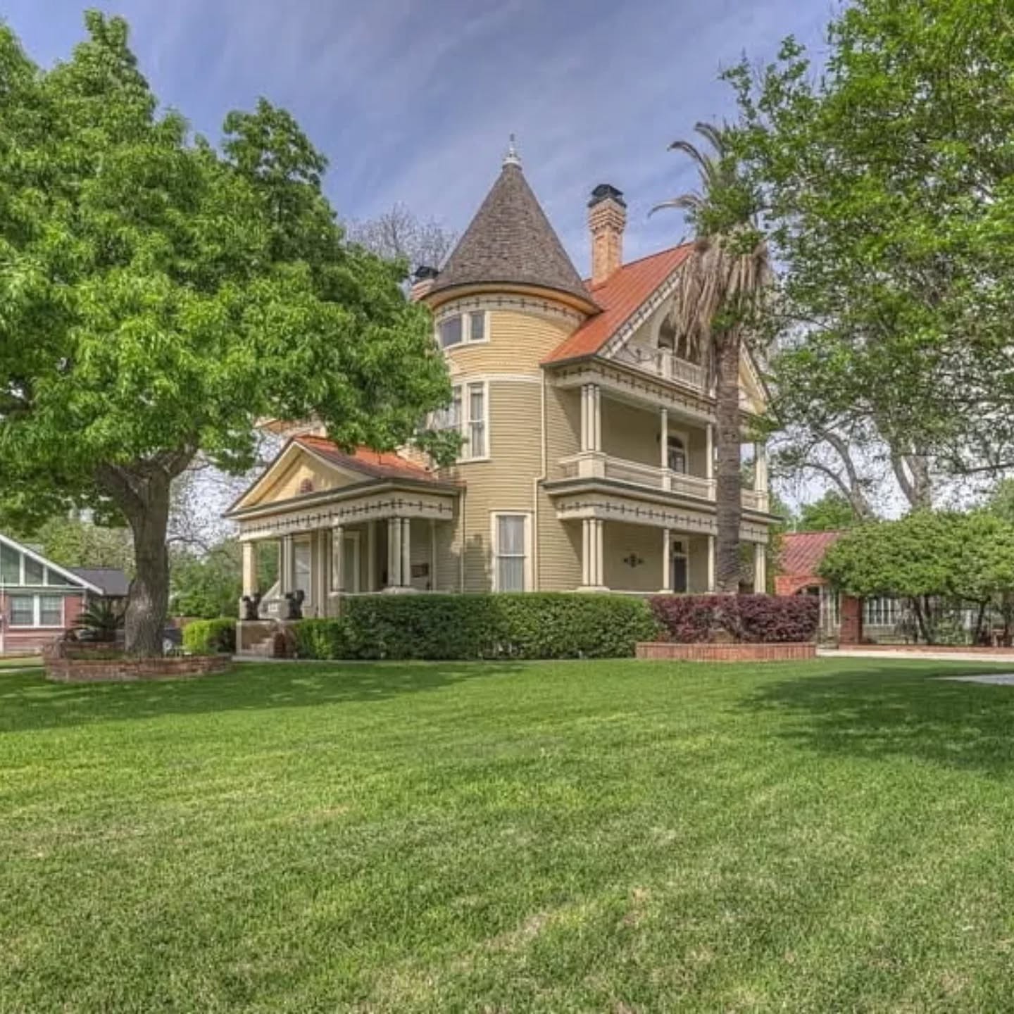 The Abbott House | Visit Seguin